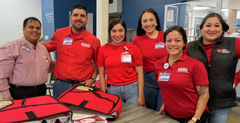 Grocery Store Uniforms - Threads Uniform Agency