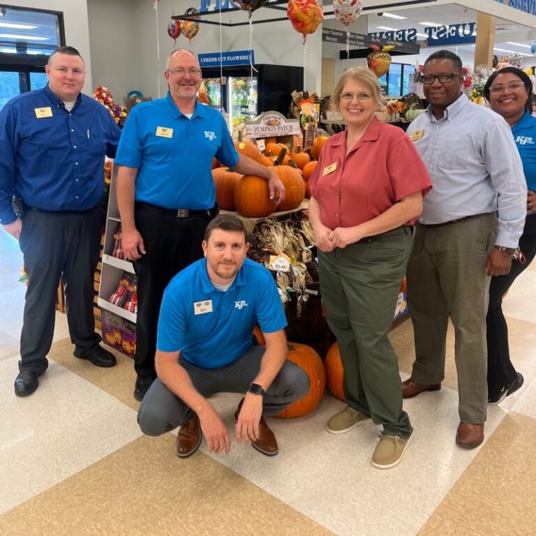 Grocery Store Uniforms - Threads Uniform Agency